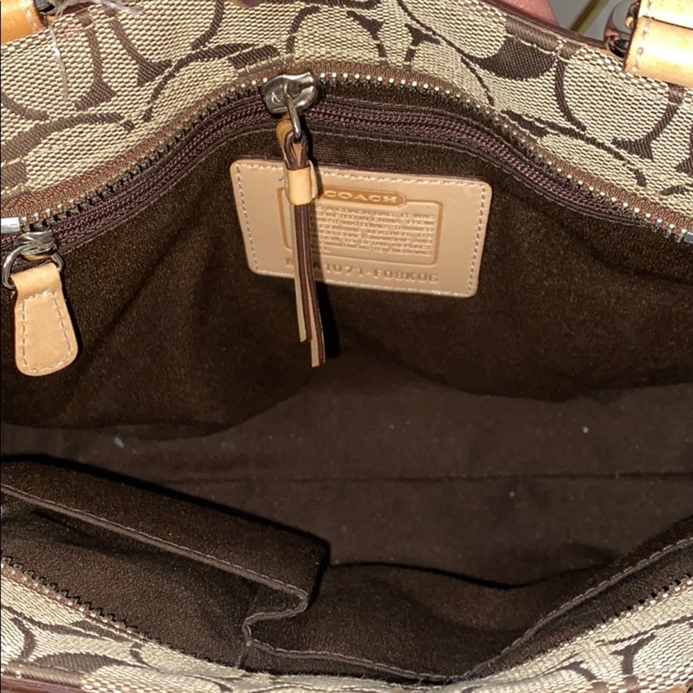 Coach Authentic Handbag With Peach Color Accents - Gem